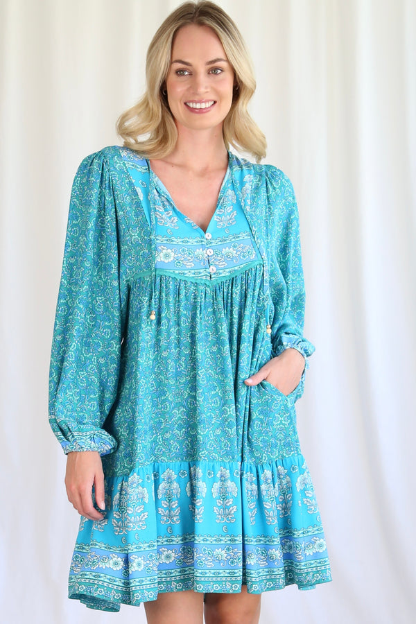 SALTY BRIGHT | Bohemian Love Runway